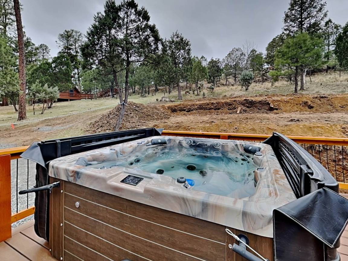 114 M² Cabin ∙ 3 Bedrooms ∙ 6 Guests - Ruidoso, NM