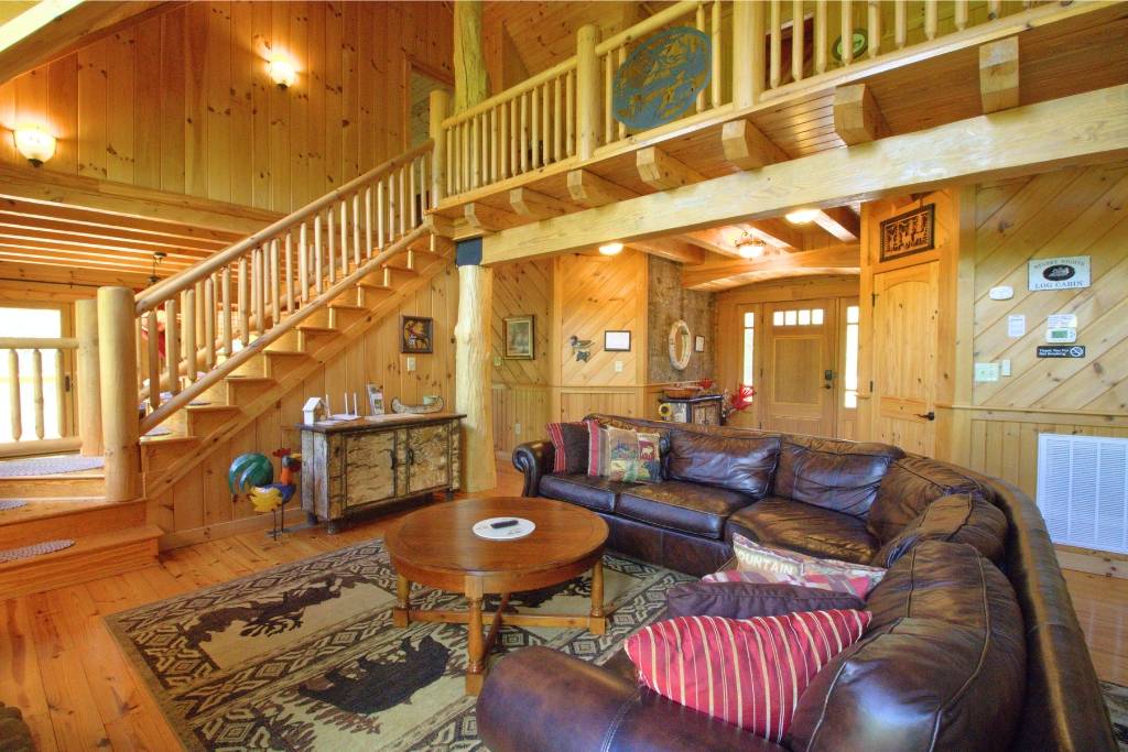 254 M² House ∙ 4 Bedrooms ∙ 8 Guests - Chimney Rock, NC