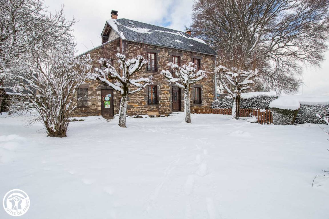 133 M² Gîte ∙ 4 Chambres ∙ 6 Personnes - Orcival