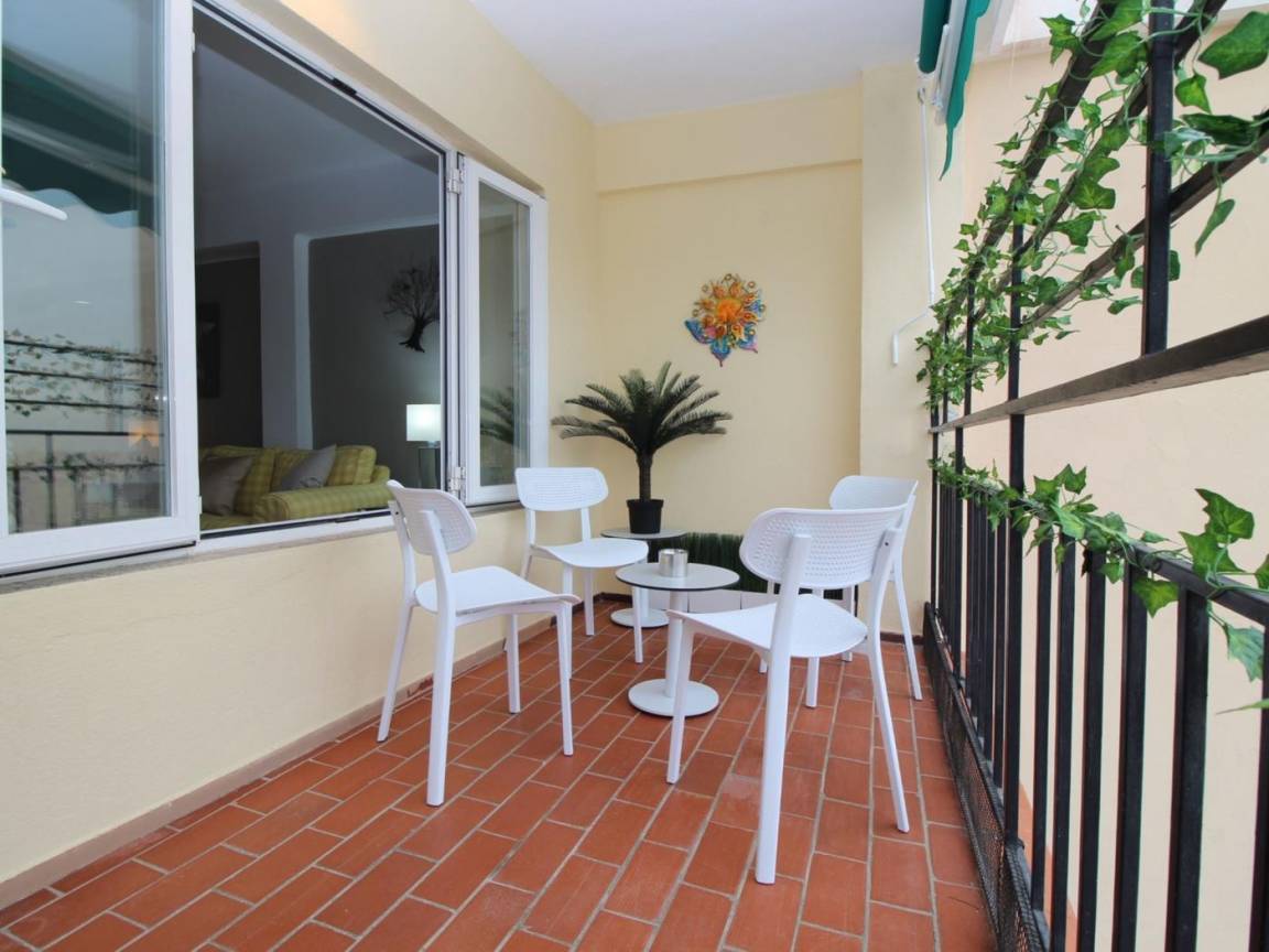 95 M² Apartment ∙ 2 Bedrooms ∙ 4 Guests - Málaga