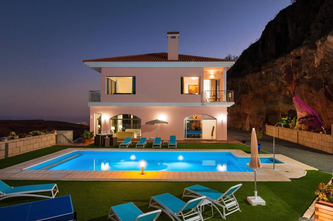 Villa ∙ 3 Bedrooms ∙ 14 Guests - Playa del Inglés