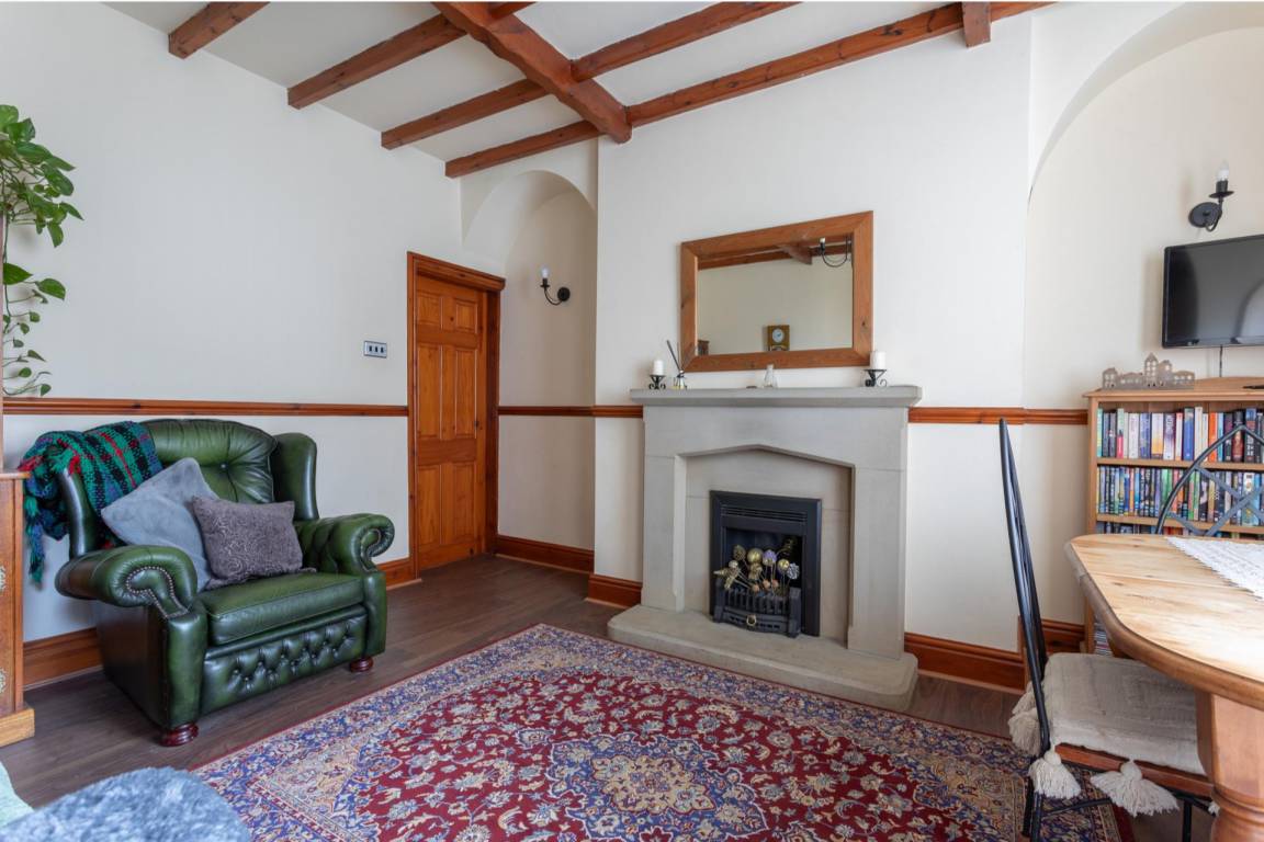 75 M² House ∙ 2 Bedrooms ∙ 6 Guests - Todmorden