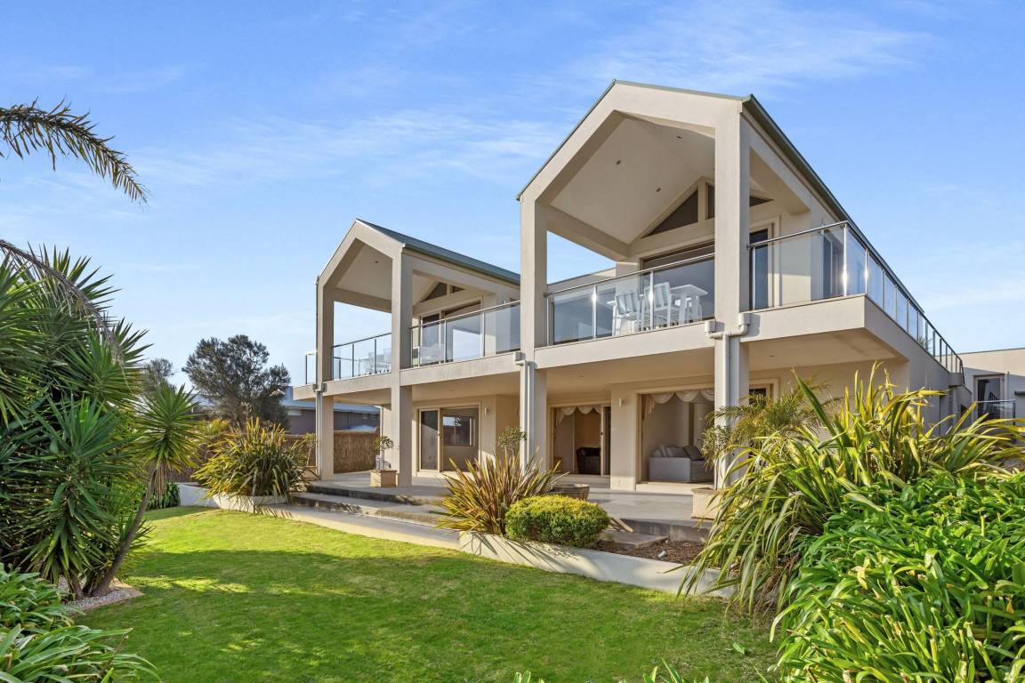 House ∙ 4 Bedrooms ∙ 12 Guests - Shire of Mornington Peninsula