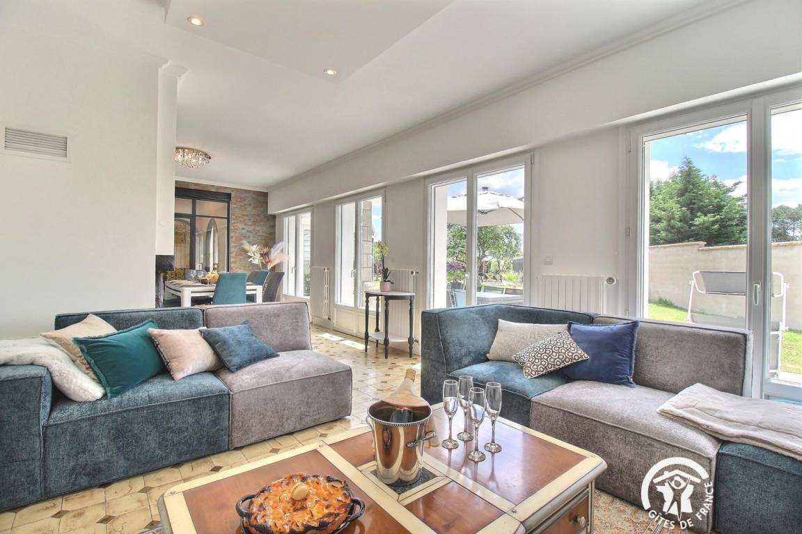 111 M² Gîte ∙ 4 Chambres ∙ 8 Personnes - Étel