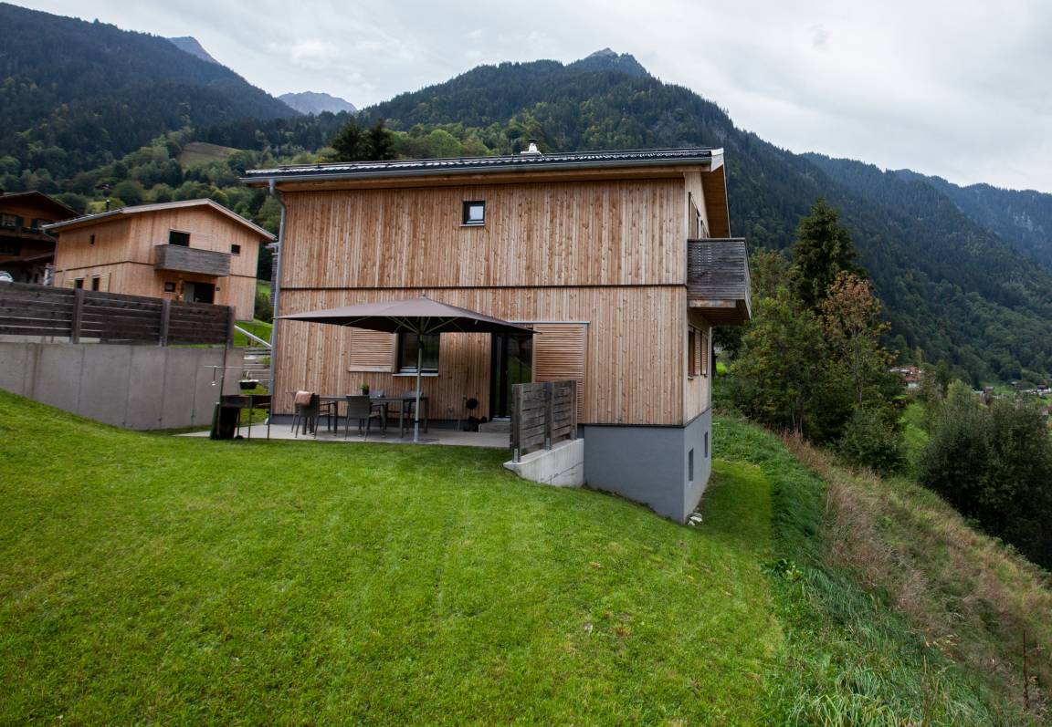 143 M² Chalet ∙ 4 Bedrooms ∙ 10 Guests - Montafon
