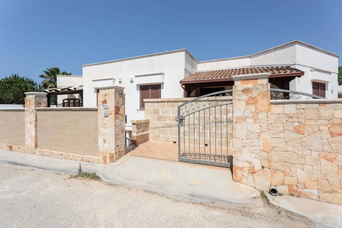 90 M² Apartment ∙ 2 Bedrooms ∙ 5 Guests - Torre San Giovanni
