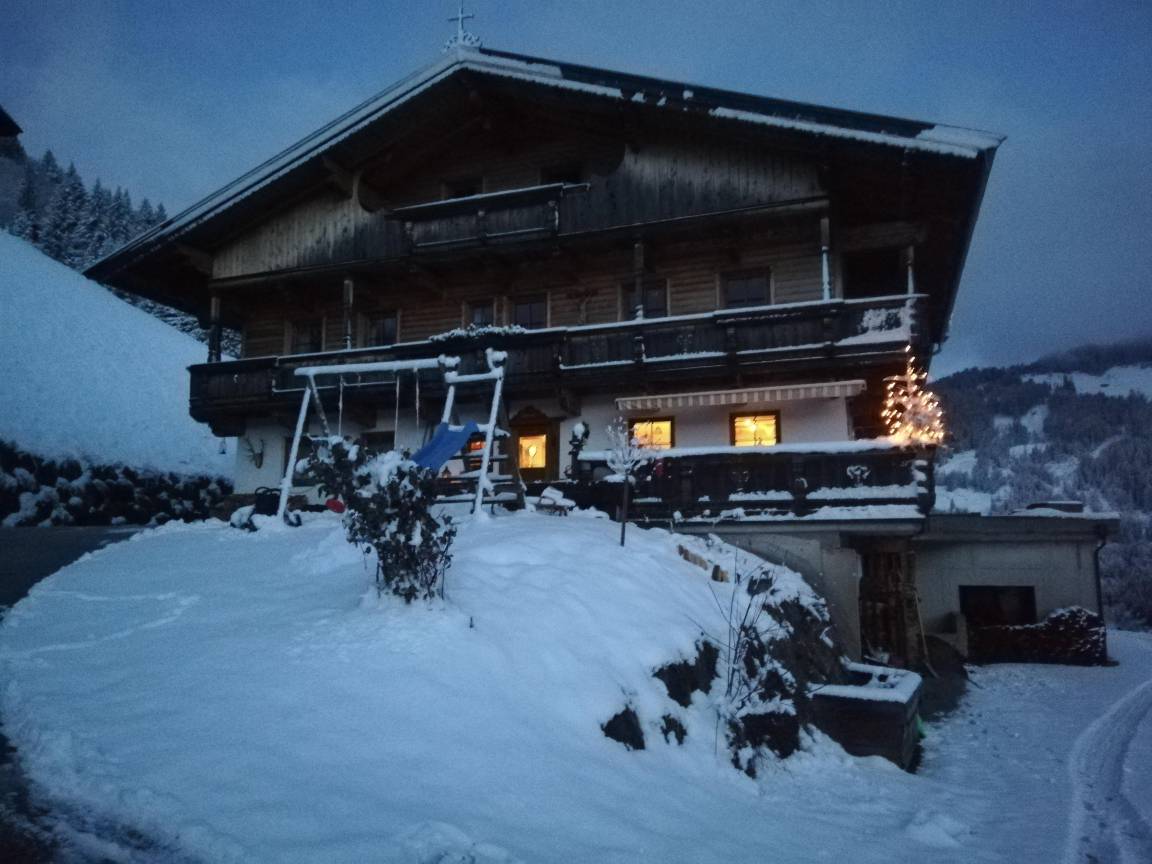 50 M² Ferienwohnung ∙ 1 Schlafzimmer ∙ 2 Gäste - Auffach