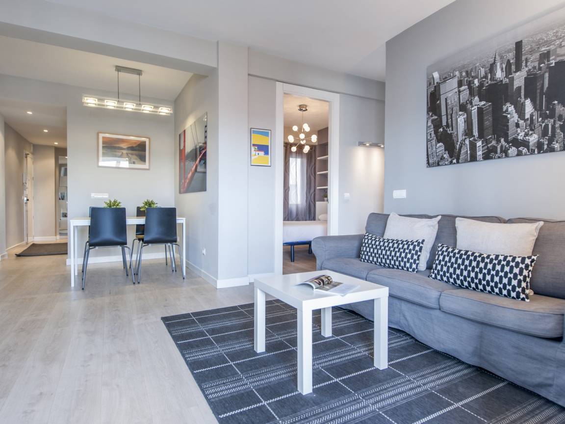 70 M² Apartamento ∙ 2 Habitaciones ∙ 6 Huéspedes - San Sebastián de los Reyes
