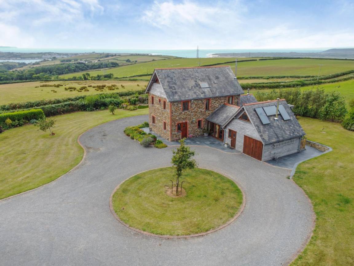 Cottage ∙ 4 Bedrooms ∙ 8 Guests - Instow