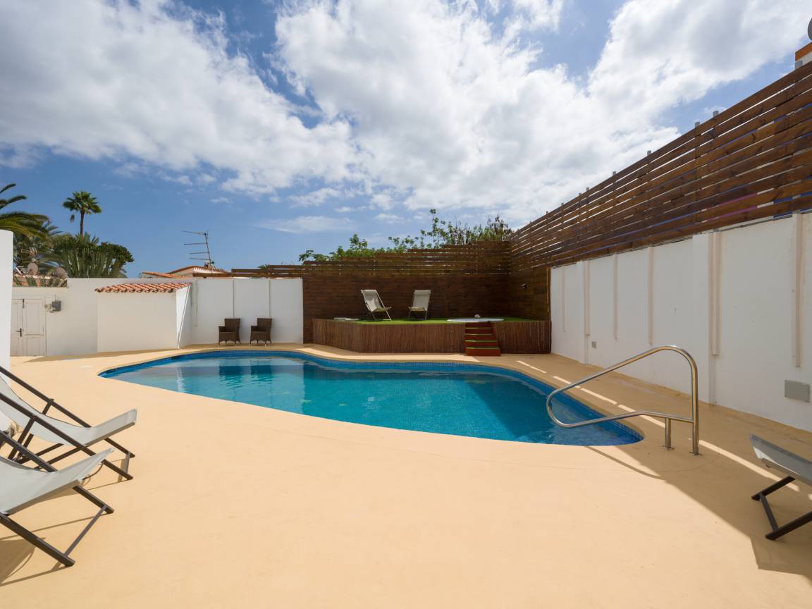 250 M² Ferienhaus ∙ 4 Schlafzimmer ∙ 8 Gäste - Maspalomas