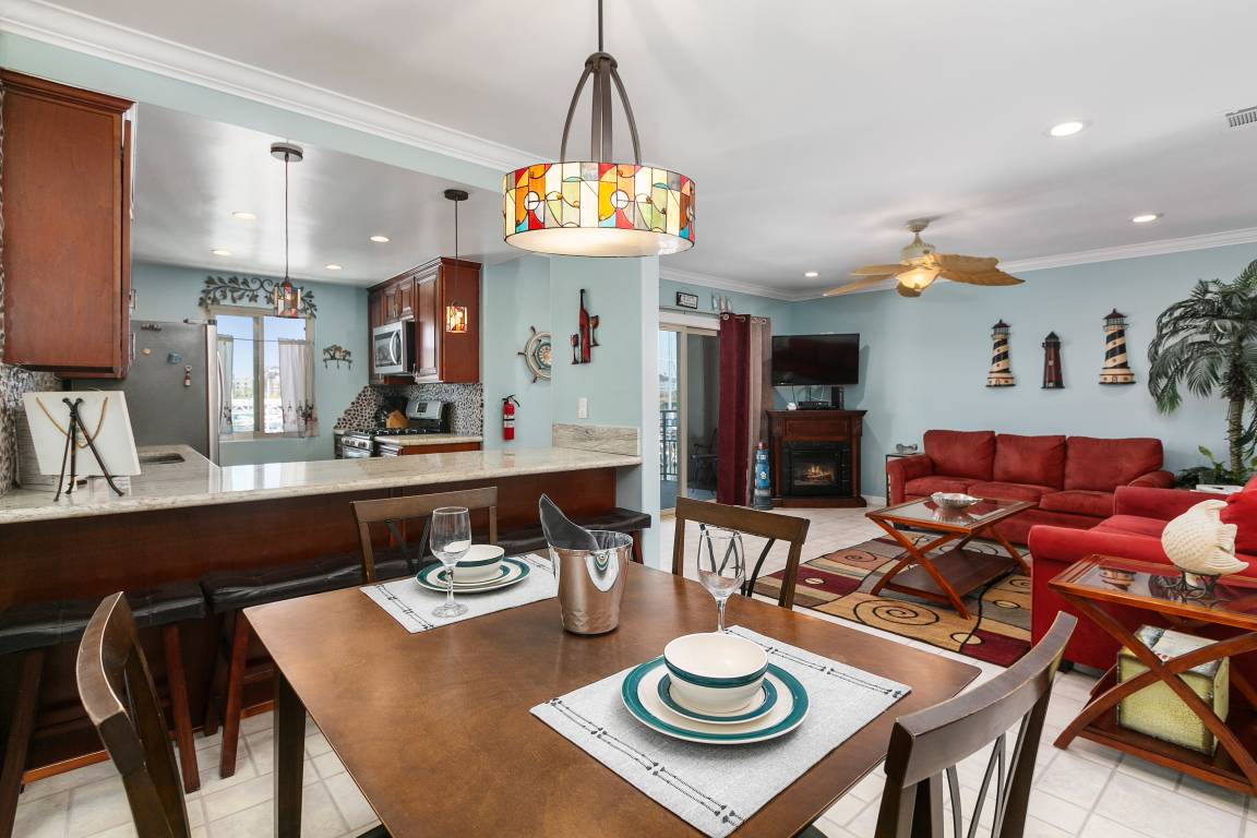 93 M² Condo ∙ 2 Bedrooms ∙ 6 Guests - San Diego County, CA