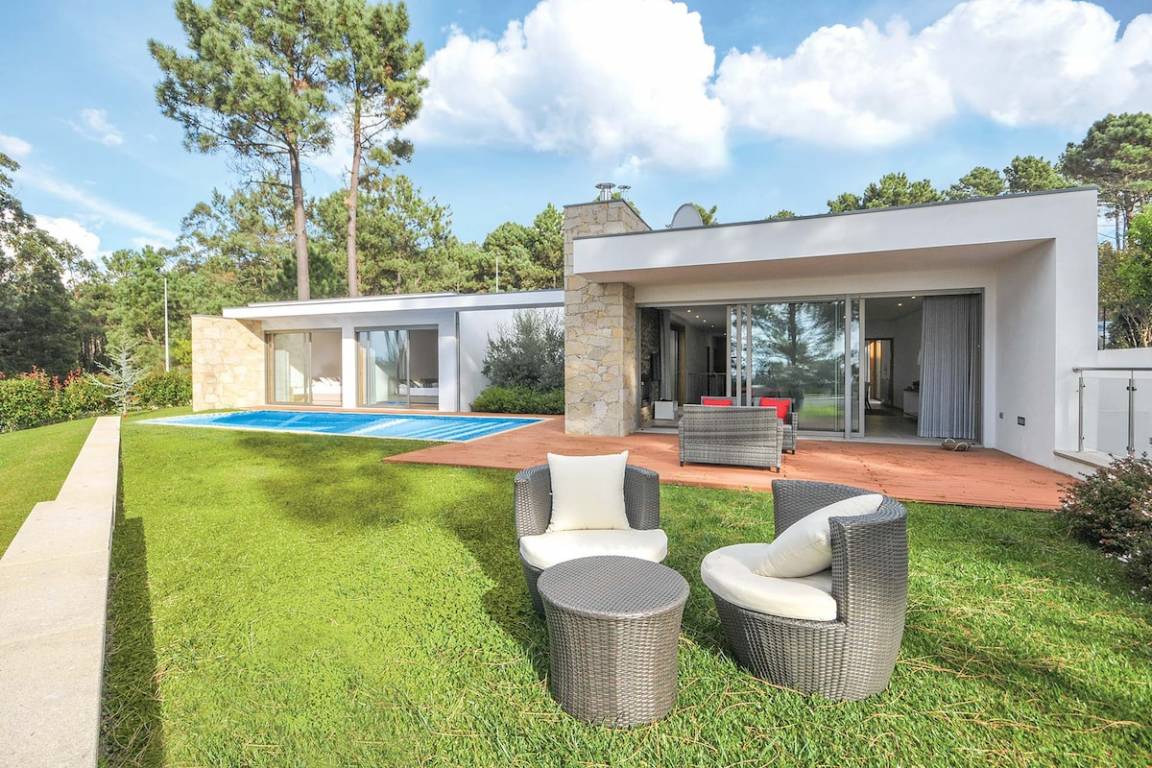 375 M² Villa ∙ 5 Bedrooms ∙ 10 Guests - Moledo