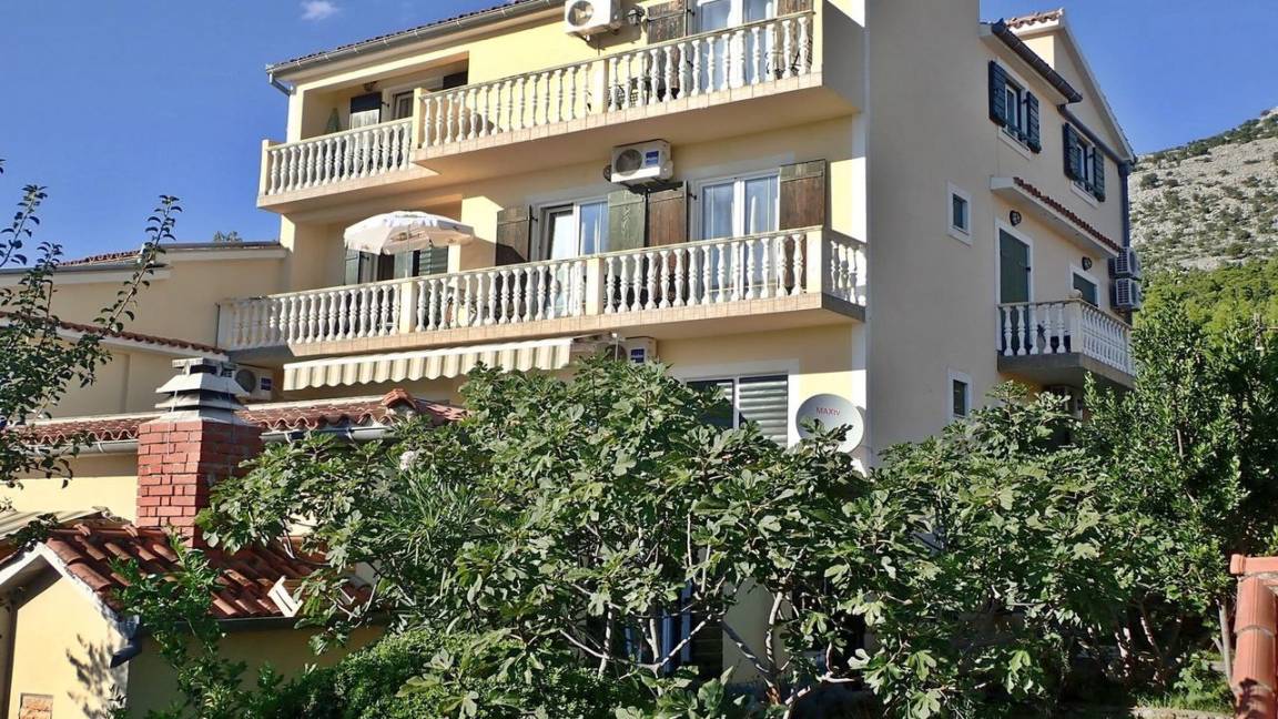 72 M² Apartment ∙ 3 Bedrooms ∙ 7 Guests - Starigrad