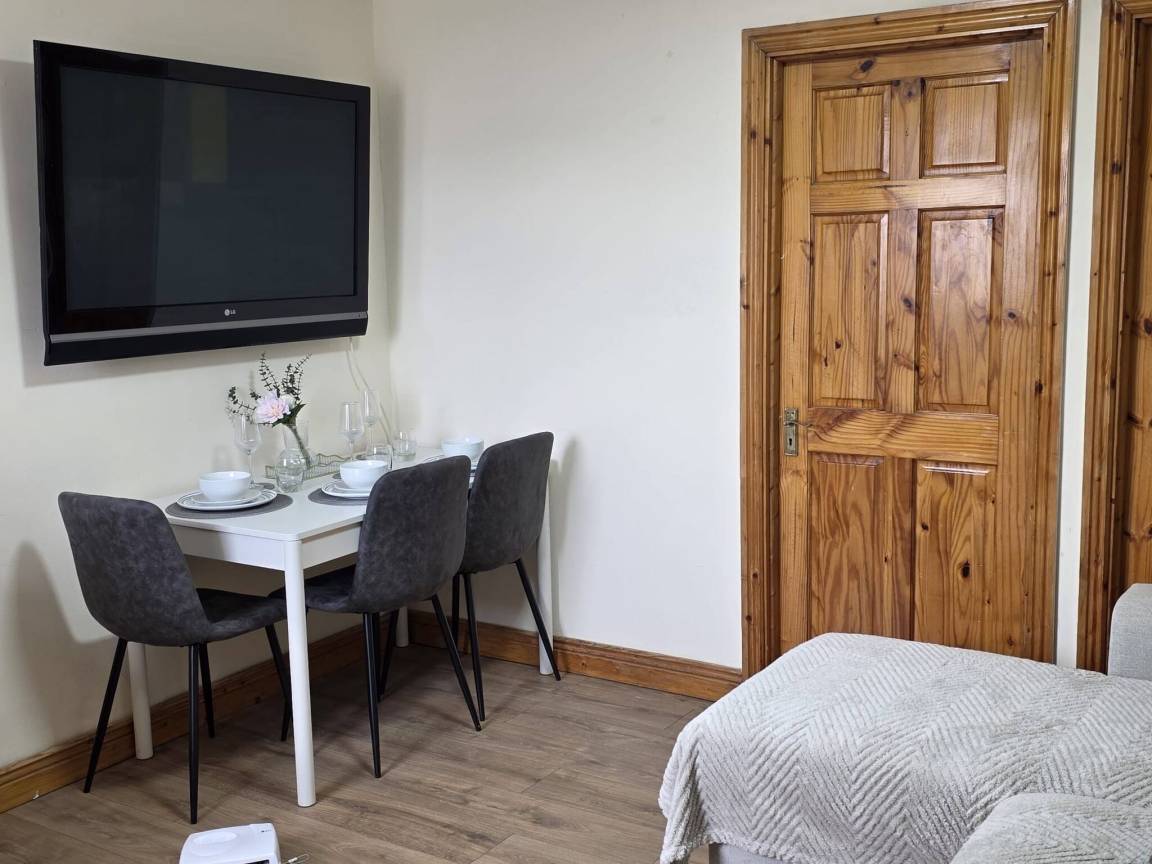 Apartment ∙ 2 Bedrooms ∙ 8 Guests - Swords