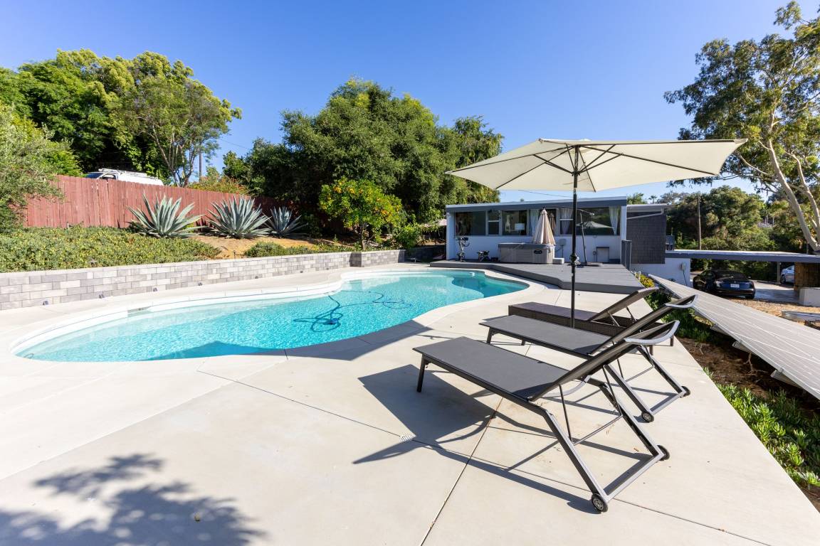 167 M² House ∙ 3 Bedrooms ∙ 6 Guests - Escondido, CA