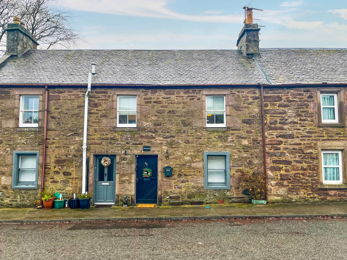 Apartment ∙ 2 Bedrooms ∙ 4 Guests - Comrie