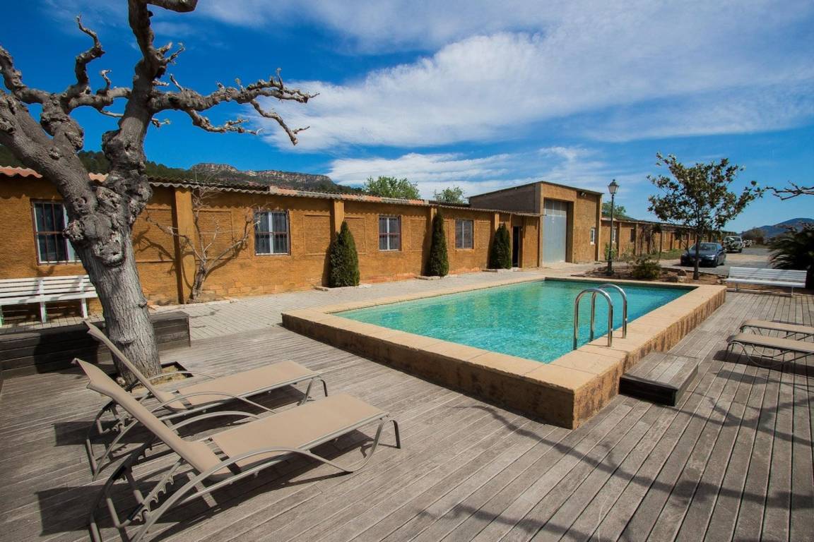 140 M² Villa ∙ 5 Bedrooms ∙ 13 Guests - Siurana