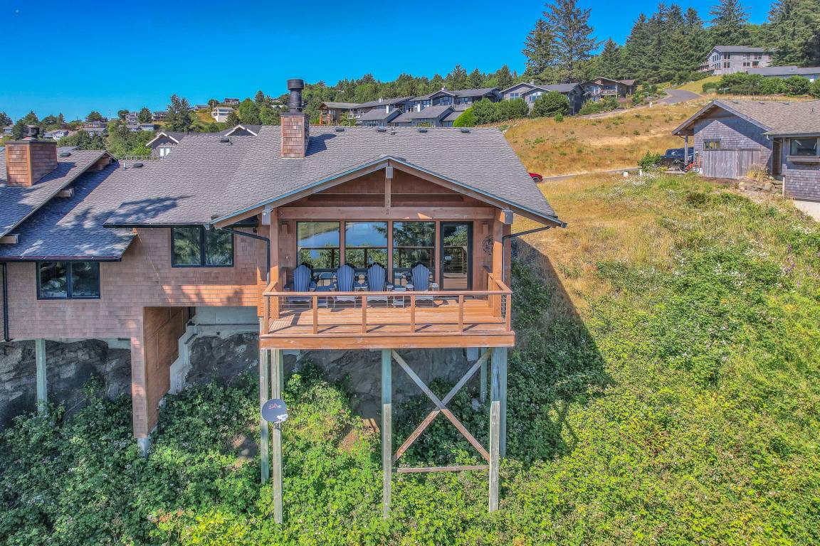 163 M² House ∙ 2 Bedrooms ∙ 4 Guests - Pacific City, OR