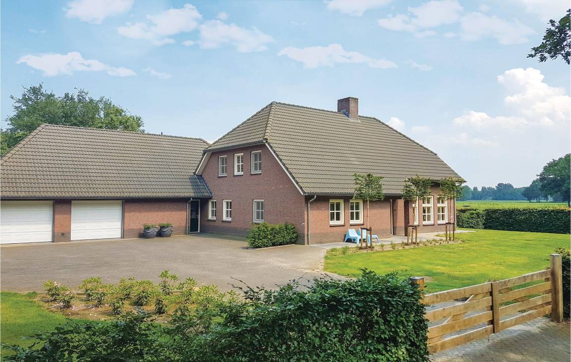 244 M² Casa ∙ 6 Habitaciones ∙ 14 Huéspedes - Eindhoven