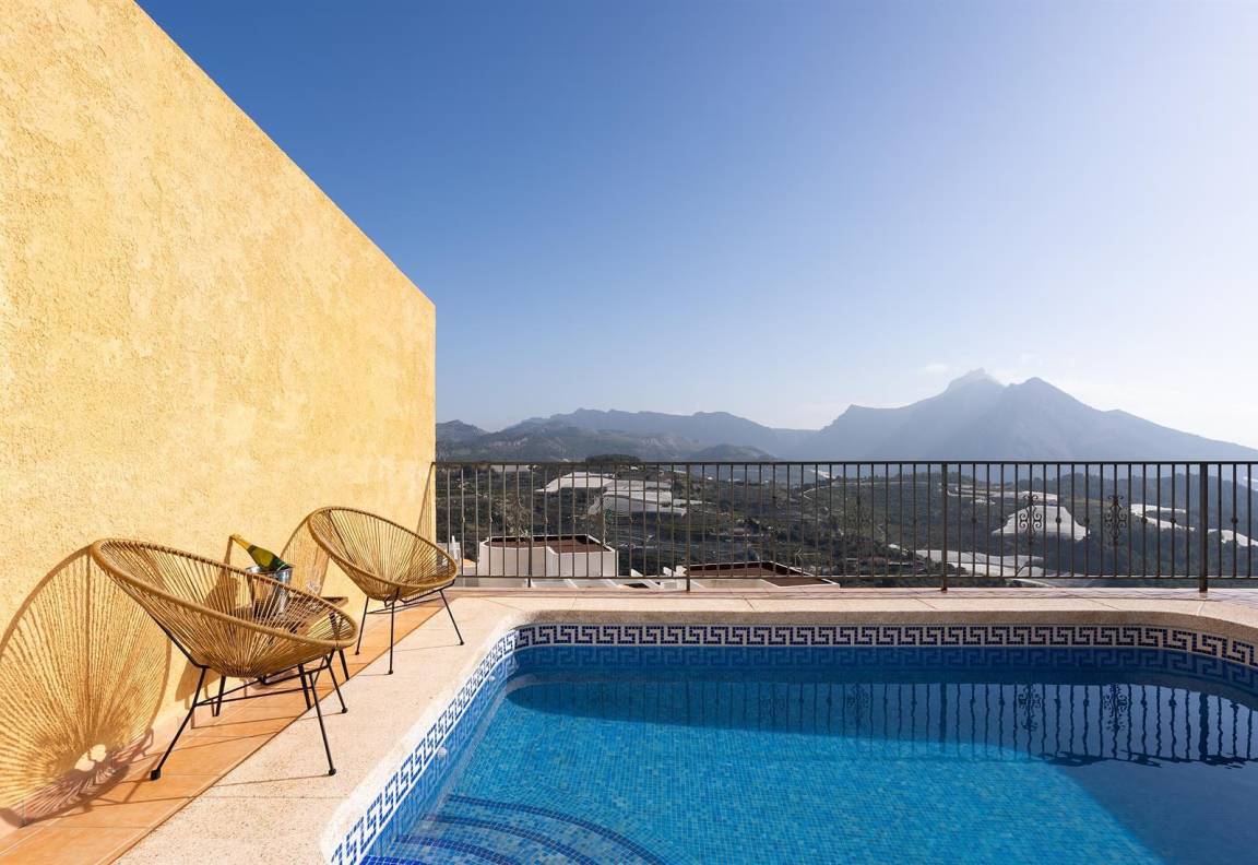 143 M² House ∙ 3 Bedrooms ∙ 8 Guests - Altea