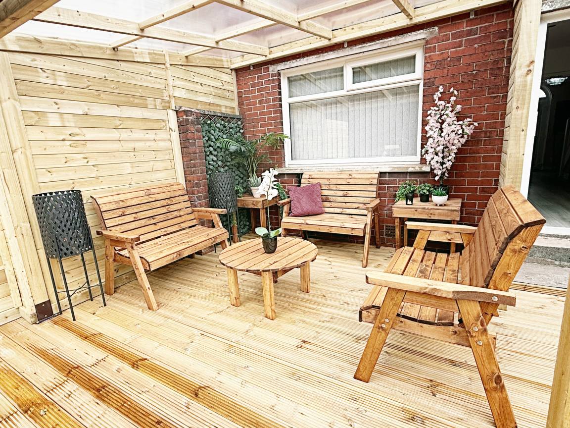 90 M² House ∙ 3 Bedrooms ∙ 5 Guests - Oldham