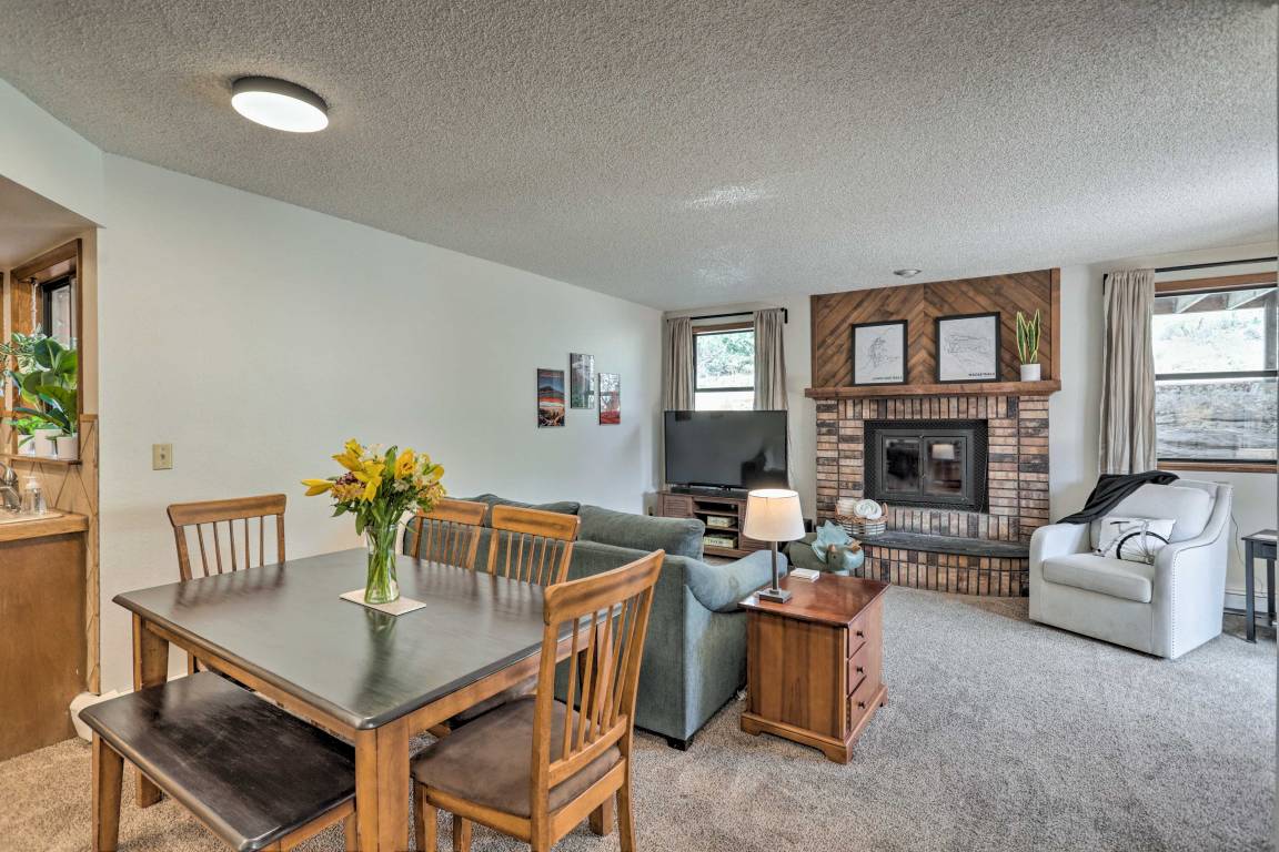 98 M² Apartment ∙ 3 Bedrooms ∙ 8 Guests - Colorado Mesa University, Grand Junction