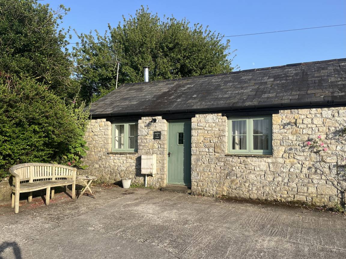 Cottage ∙ 1 Bedroom ∙ 2 Guests - Cardiff Airport (CWL)