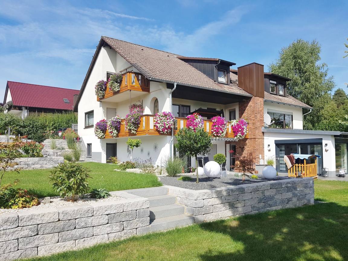 55 M² Ferienwohnung ∙ 2 Schlafzimmer ∙ 5 Gäste - Pottenstein