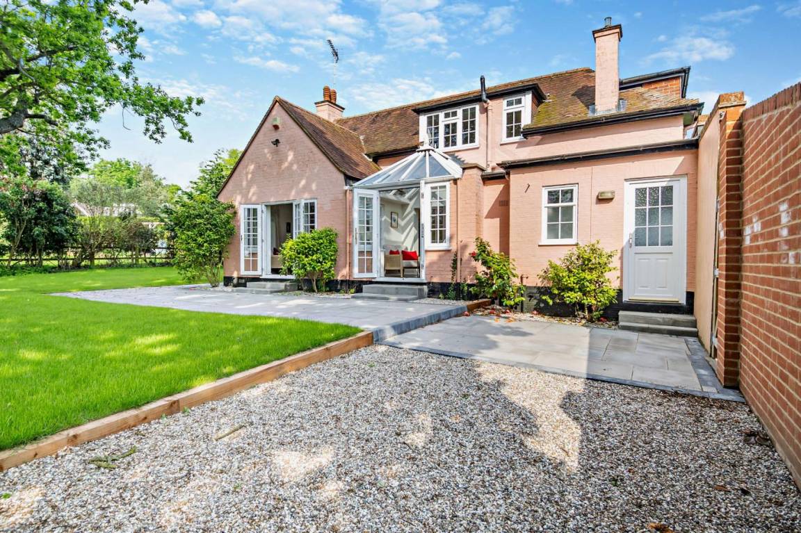 Cottage ∙ 3 Bedrooms ∙ 6 Guests - Aldeburgh