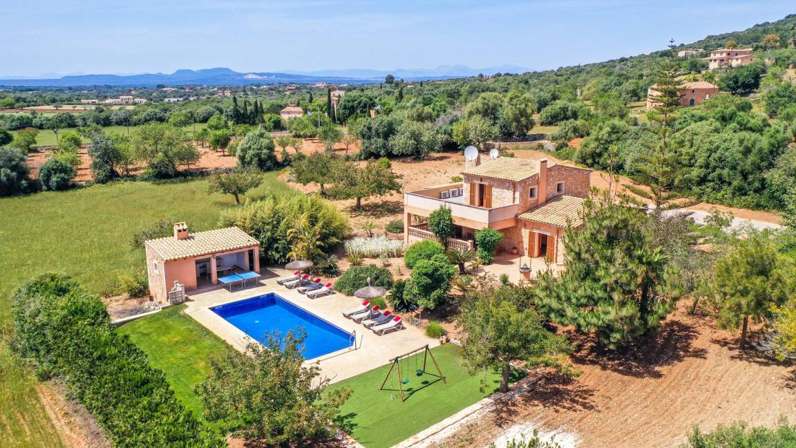 320 M² Ferienhaus ∙ 5 Schlafzimmer ∙ 8 Gäste - Cala Llombards