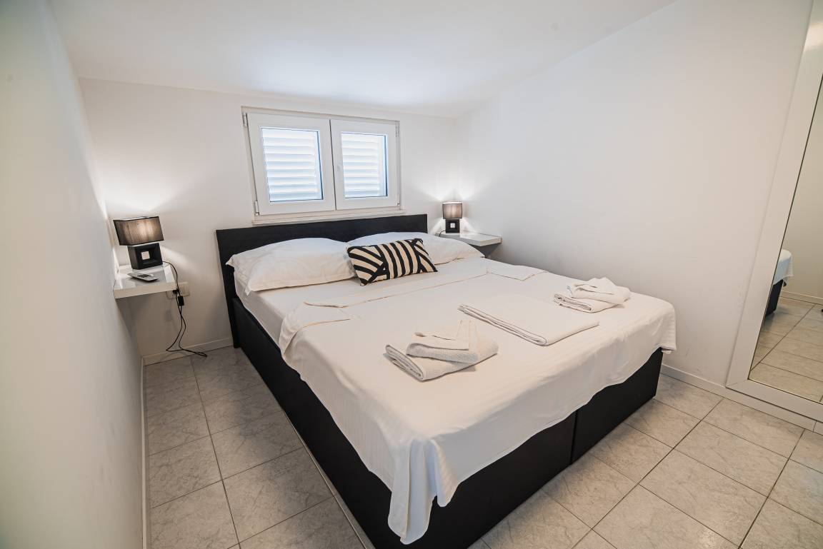 50 M² Ferienwohnung ∙ 1 Schlafzimmer ∙ 4 Gäste - Tisno