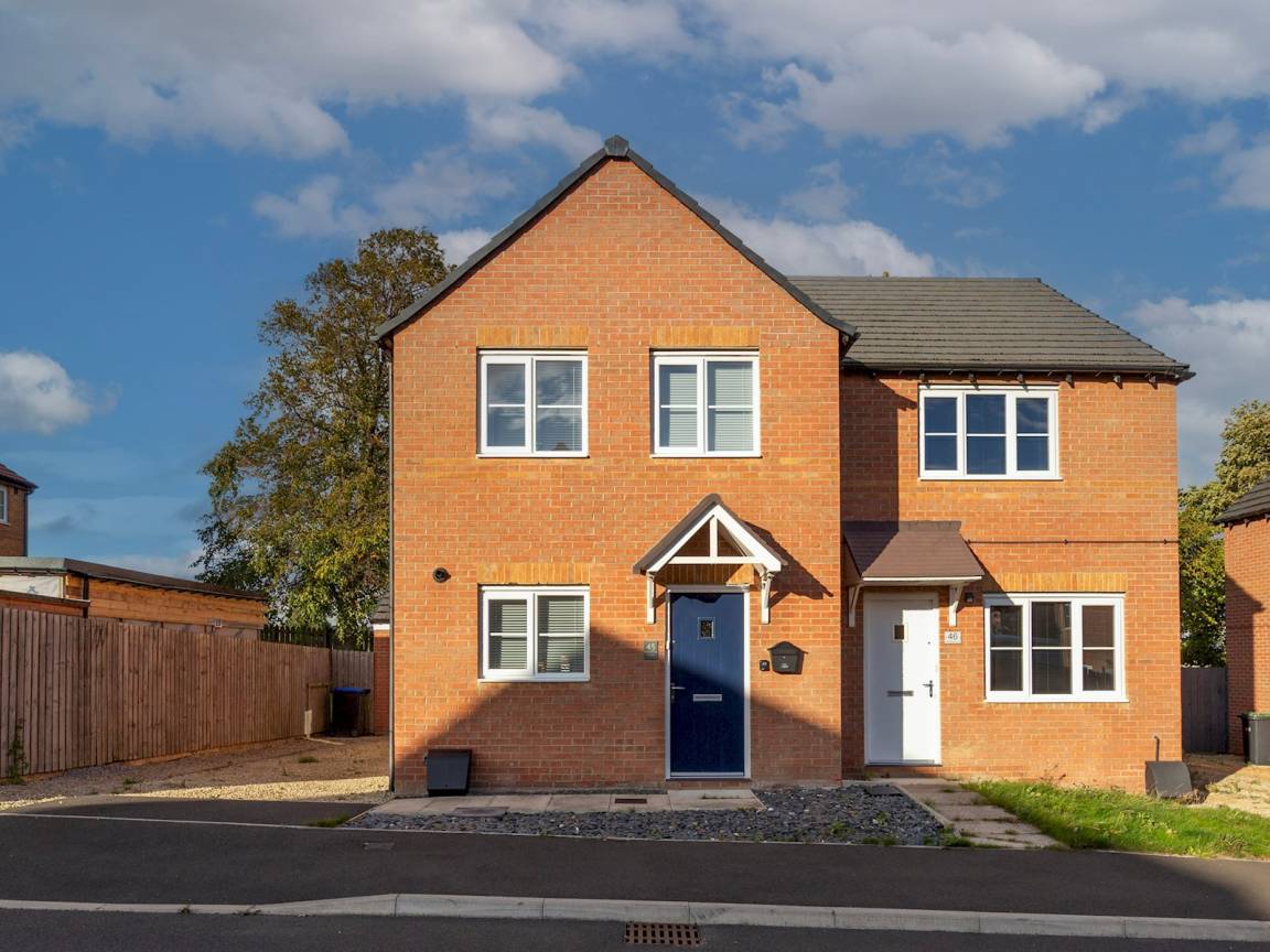 74 M² House ∙ 2 Bedrooms ∙ 4 Guests - Bishop Auckland