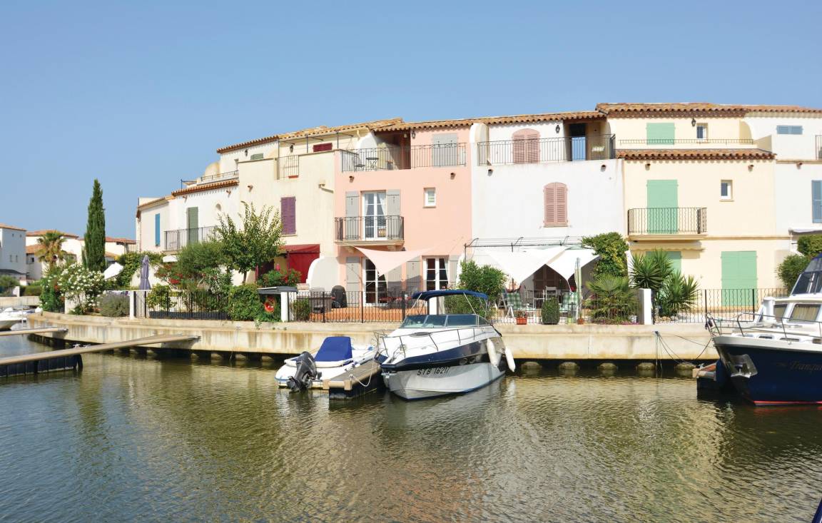84 M² Maison De Vacances ∙ 3 Chambres ∙ 6 Personnes - Aimargues