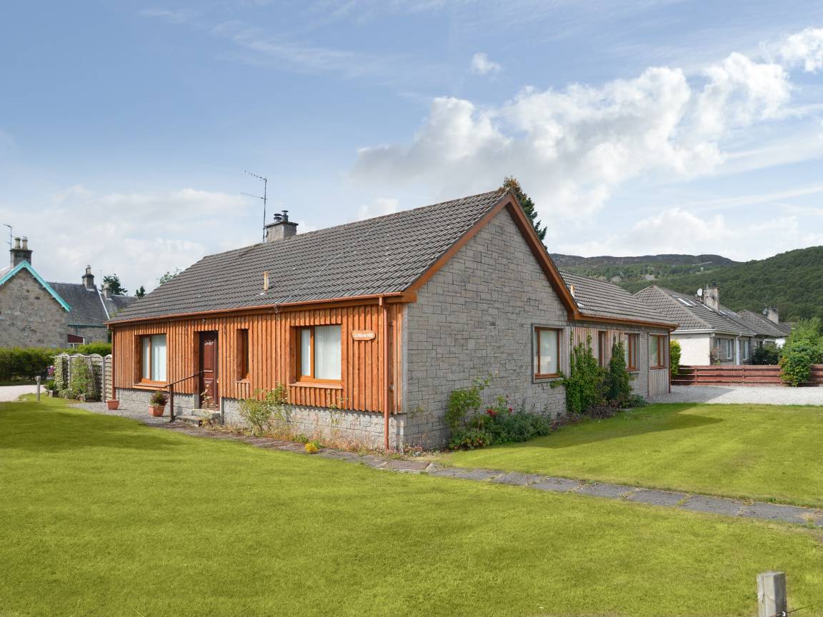 Cottage ∙ 5 Bedrooms ∙ 10 Guests - Aviemore