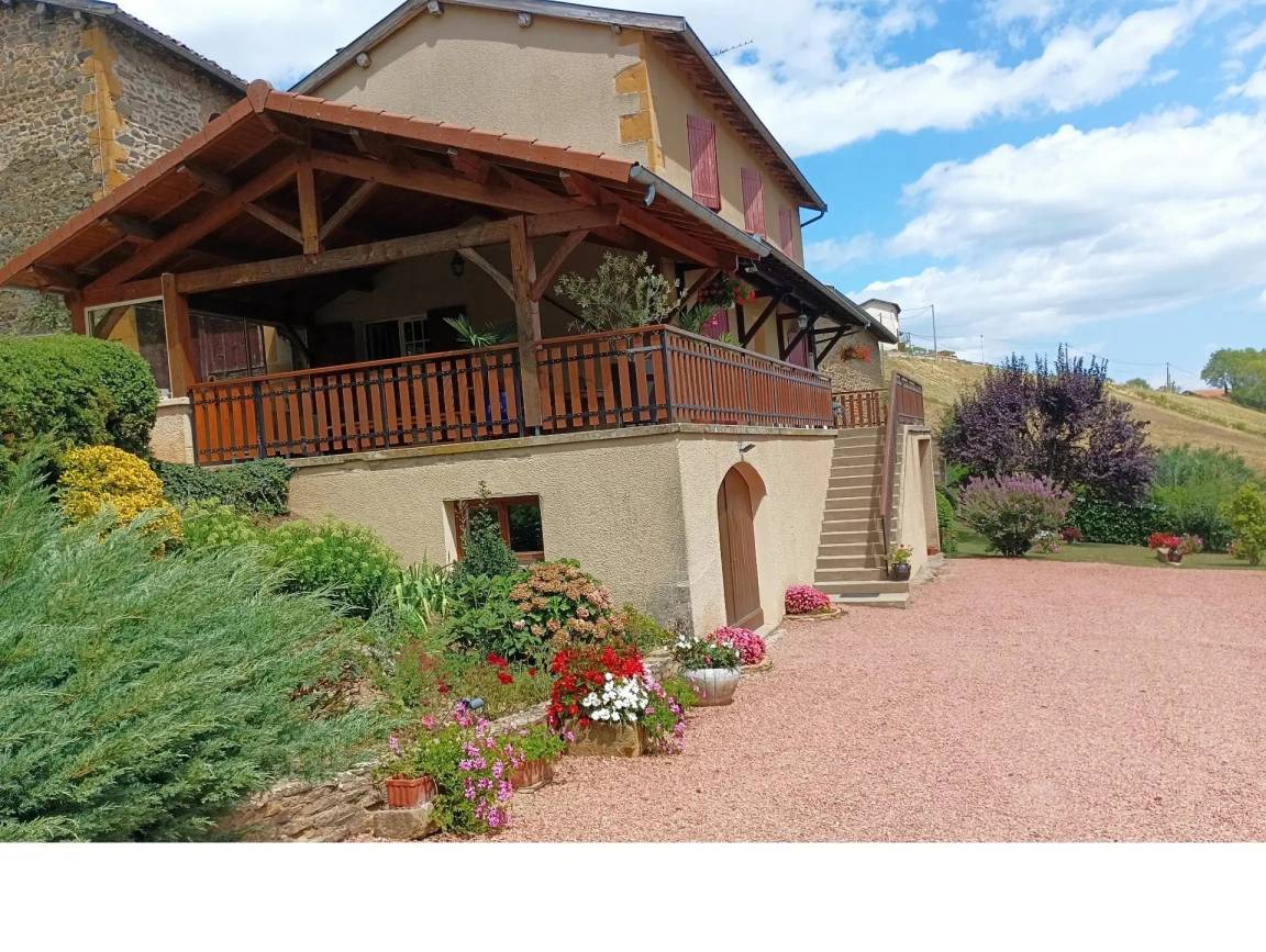 90 M² Landhaus ∙ 5 Schlafzimmer ∙ 16 Gäste - Beaujolais