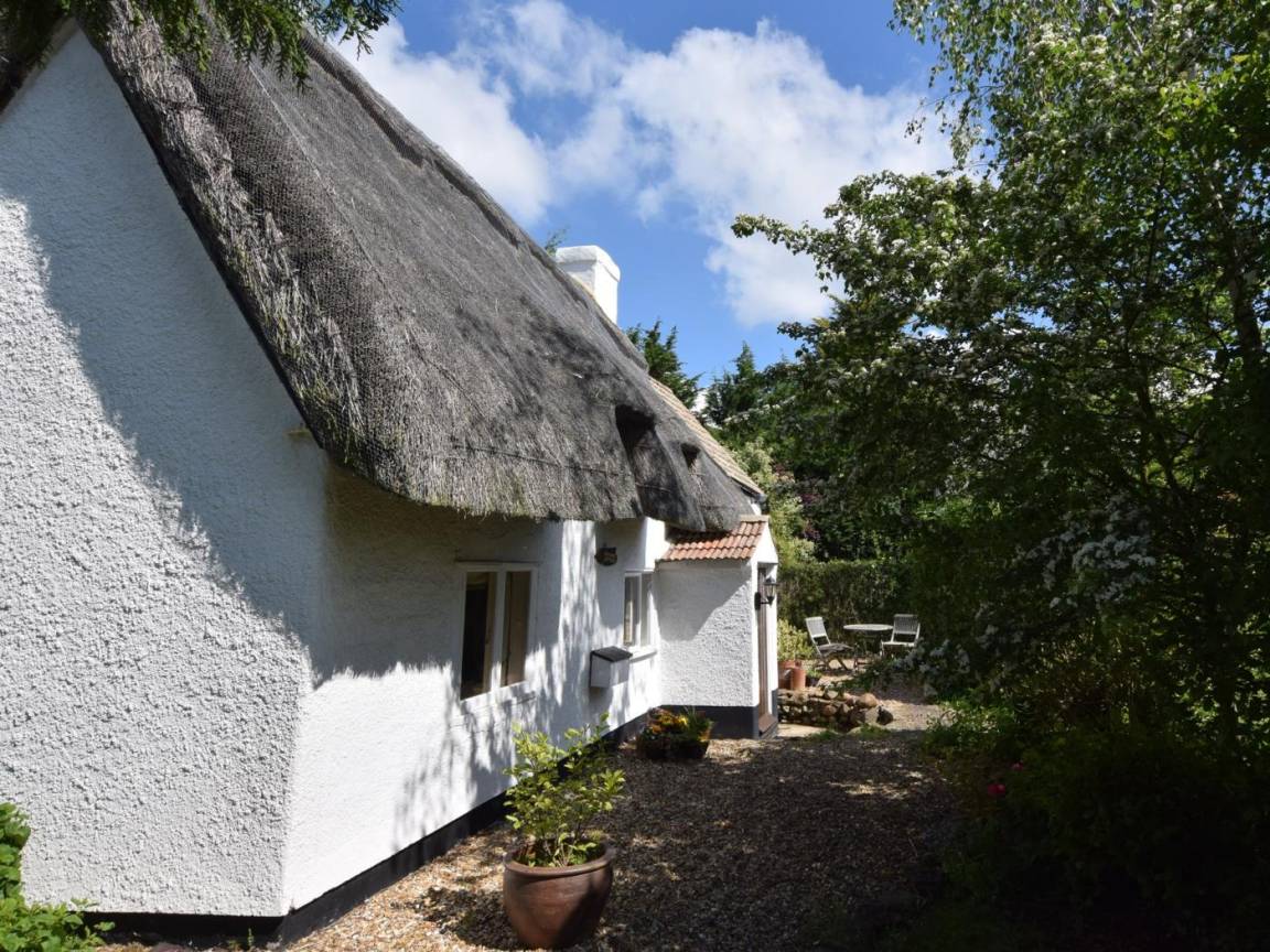 Cottage ∙ 2 Bedrooms ∙ 4 Guests - Bedford