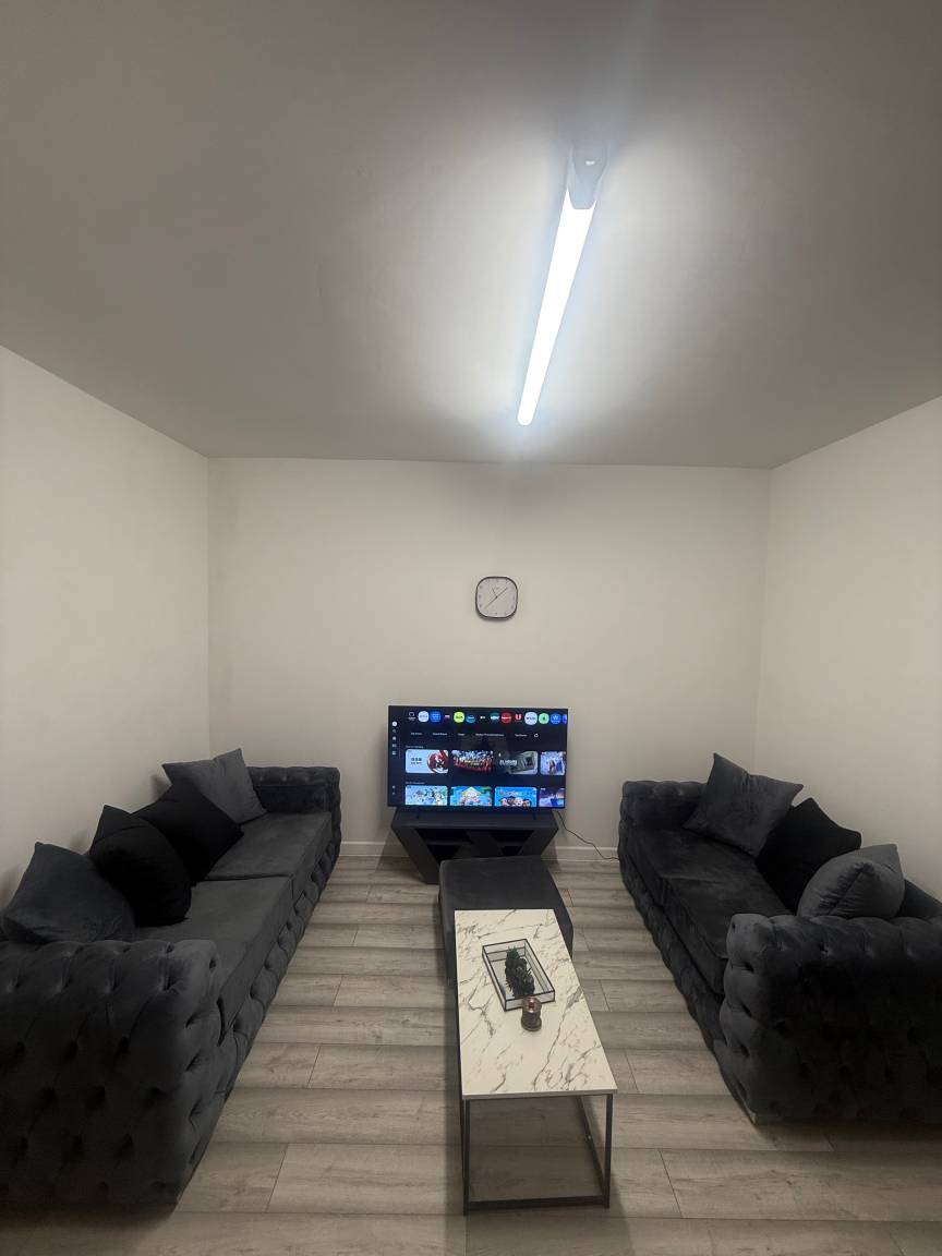 75 M² House ∙ 4 Bedrooms ∙ 8 Guests - Wirral