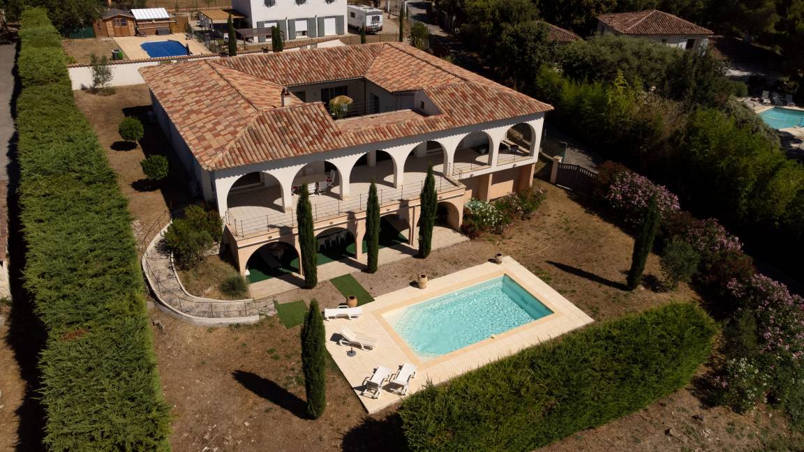 300 M² Villa ∙ 5 Bedrooms ∙ 11 Guests - Grasse