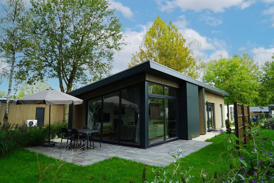 Bungalow ∙ 2 Bedrooms ∙ 4 Guests - Tilburg