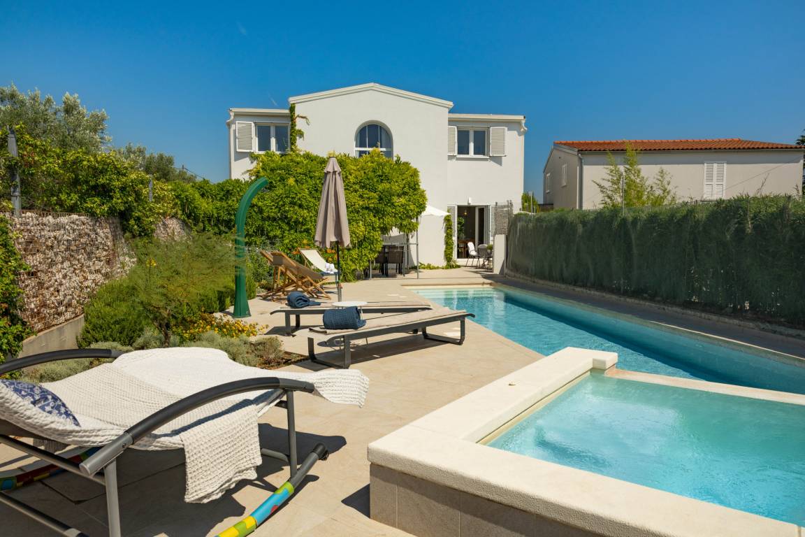 215 M² Maison De Vacances ∙ 3 Chambres ∙ 6 Personnes - Skradin