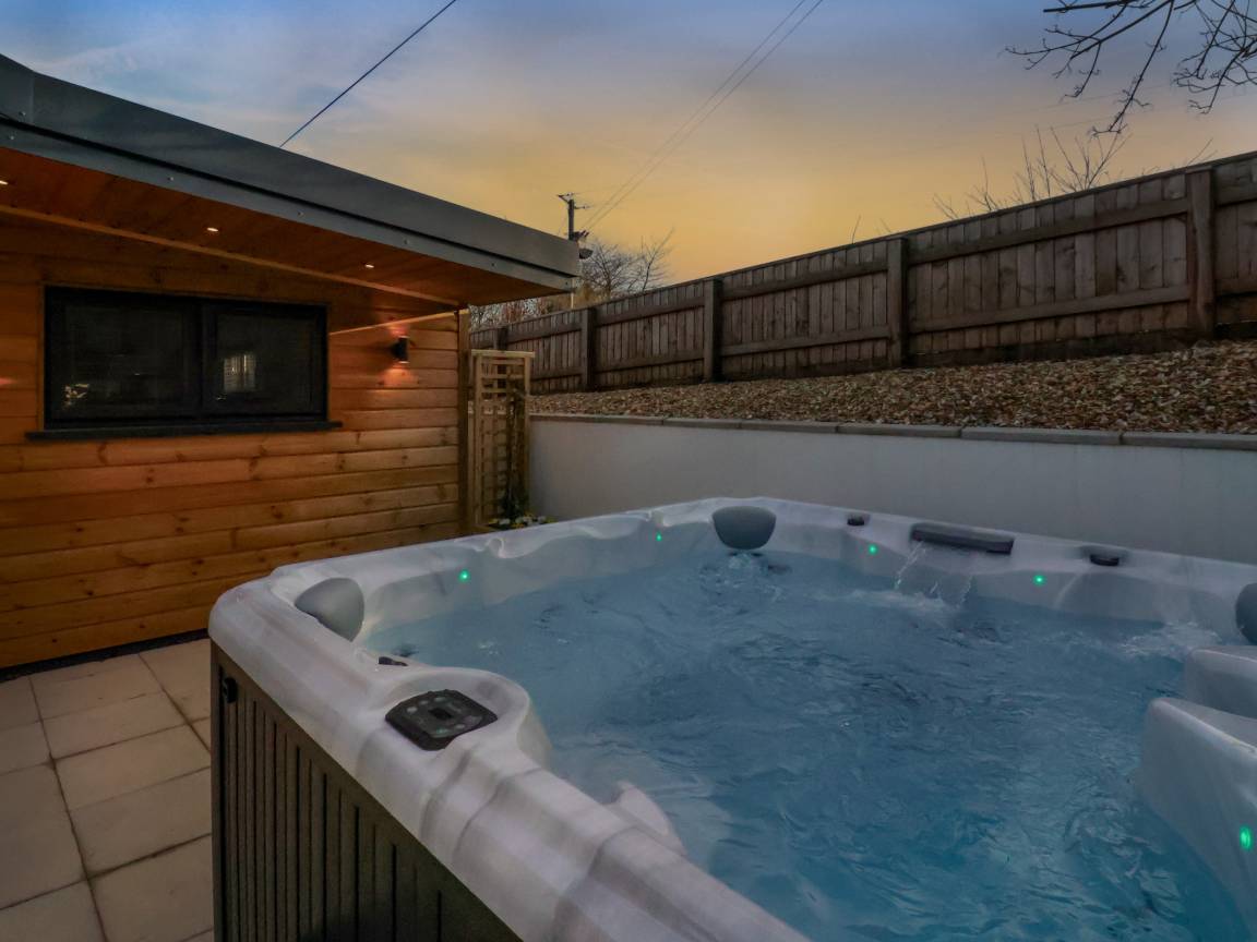 Cottage ∙ 2 Bedrooms ∙ 4 Guests - Axminster