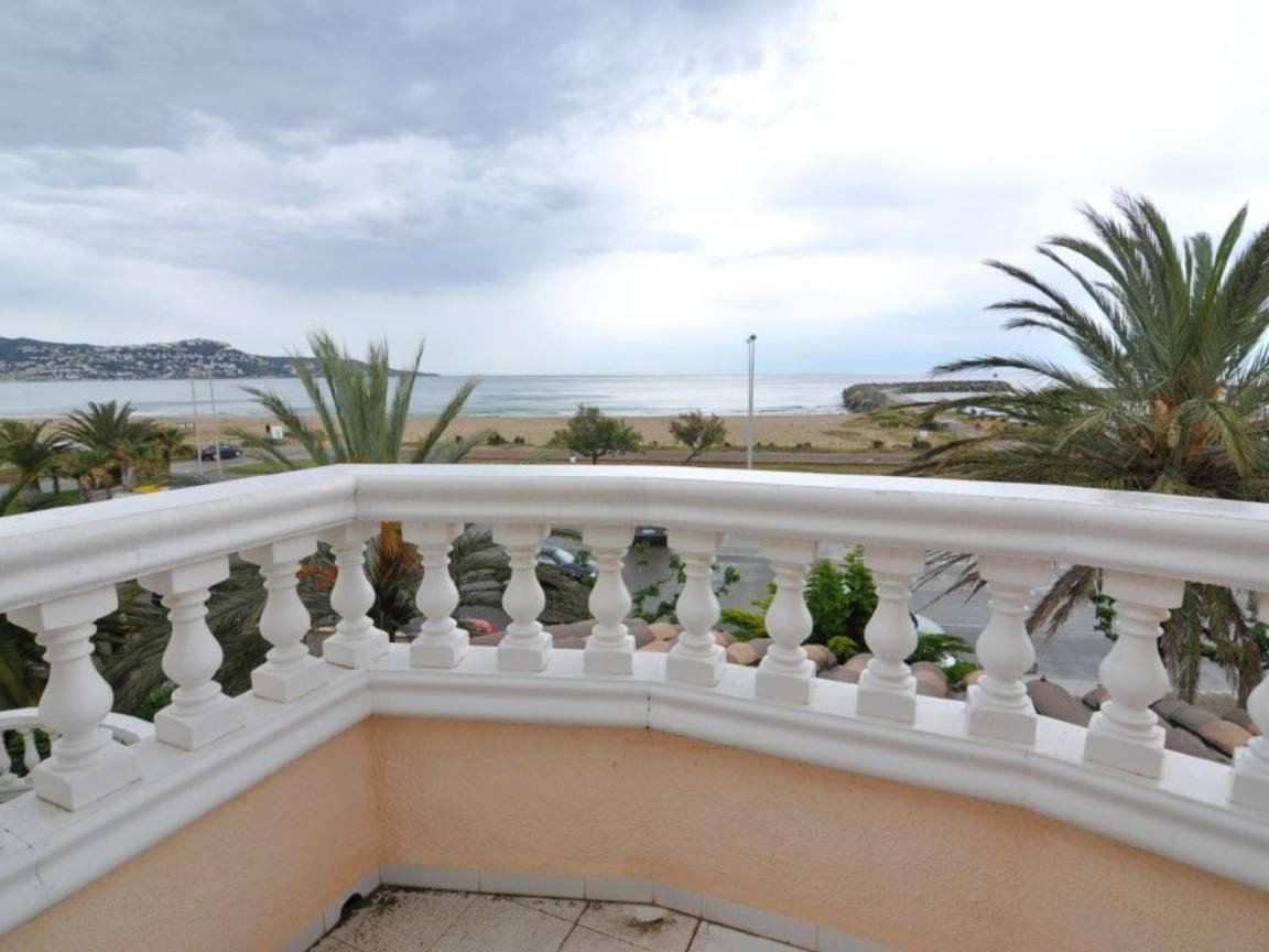 120 M² House ∙ 3 Bedrooms ∙ 6 Guests - Roses