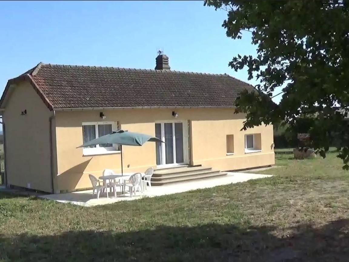 66 M² Cottage ∙ 2 Bedrooms ∙ 4 Guests - Montmarault
