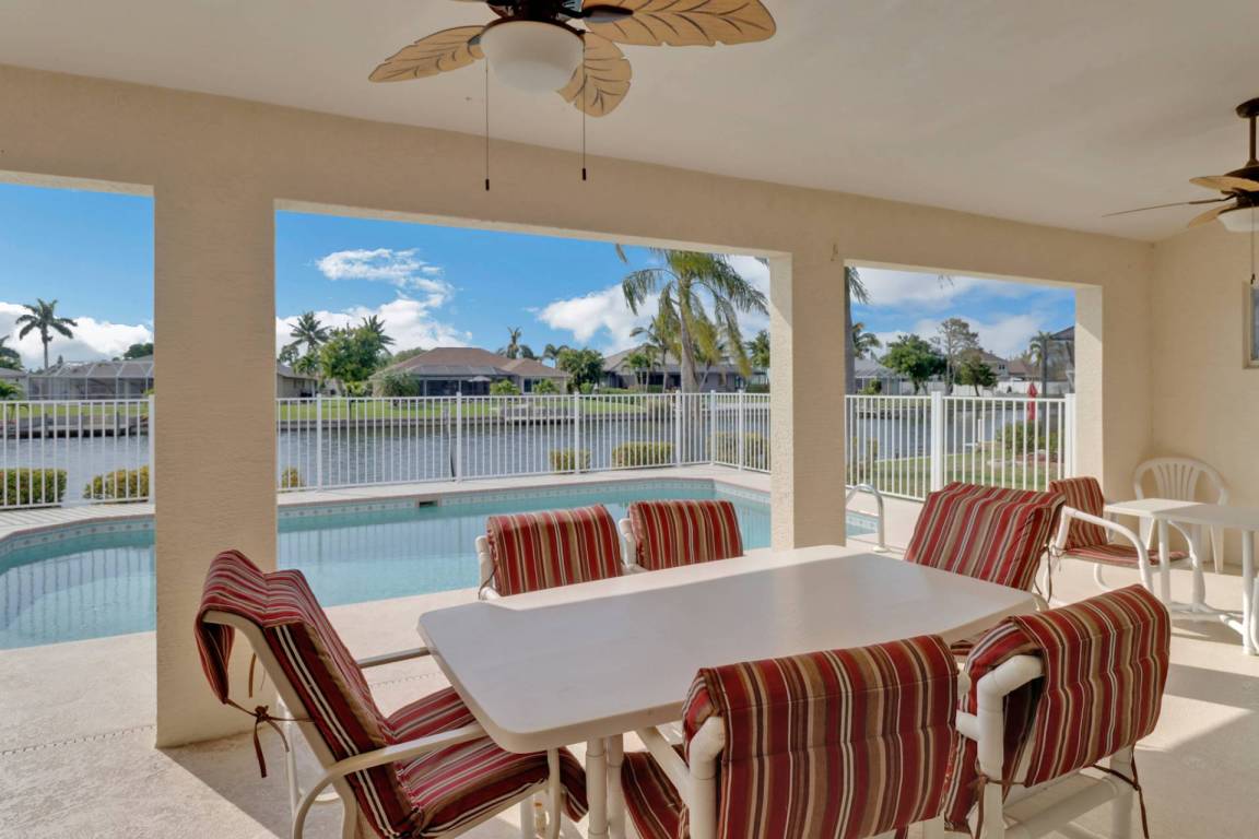 149 M² House ∙ 3 Bedrooms ∙ 6 Guests - Cape Coral, FL