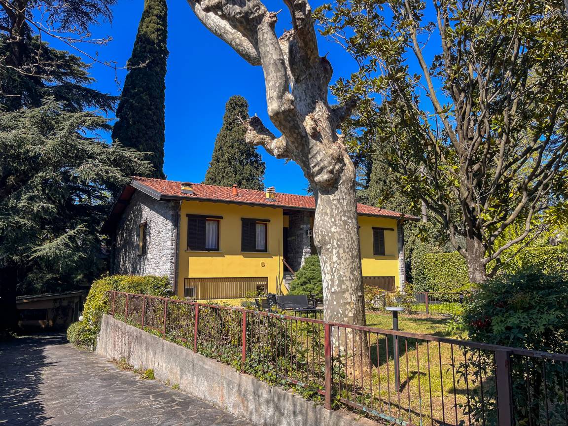 75 M² Appartamento Vacanza ∙ 2 Camere Da Letto ∙ 4 Ospiti - Bellano