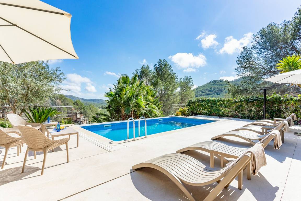 Villa ∙ 4 Habitaciones ∙ 9 Huéspedes - Villanueva y Geltrú