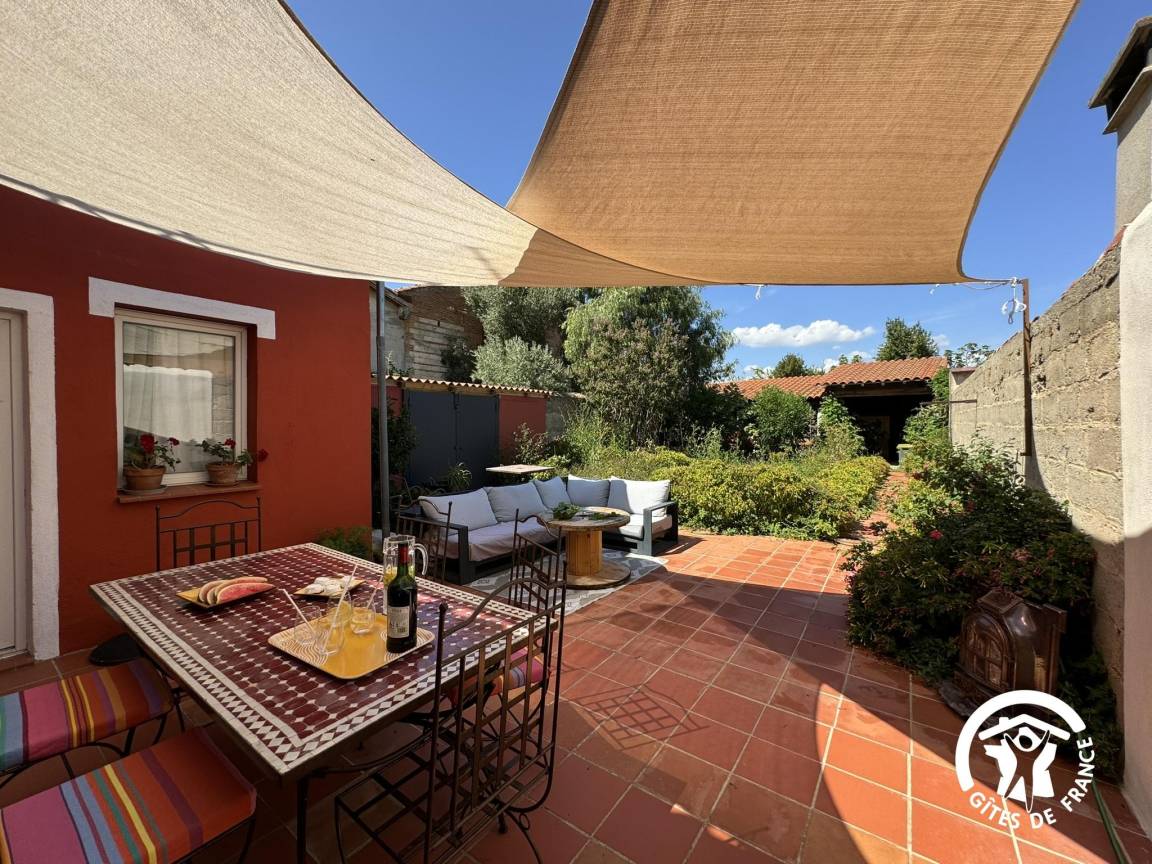 90 M² Gîte ∙ 2 Chambres ∙ 4 Personnes - Thuir