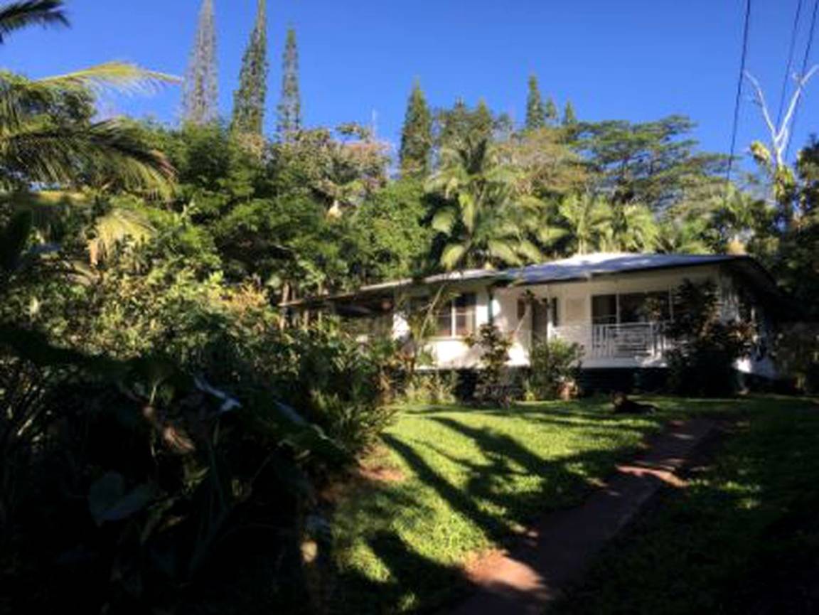 House ∙ 1 Bedroom ∙ 8 Guests - Pāhoa, HI