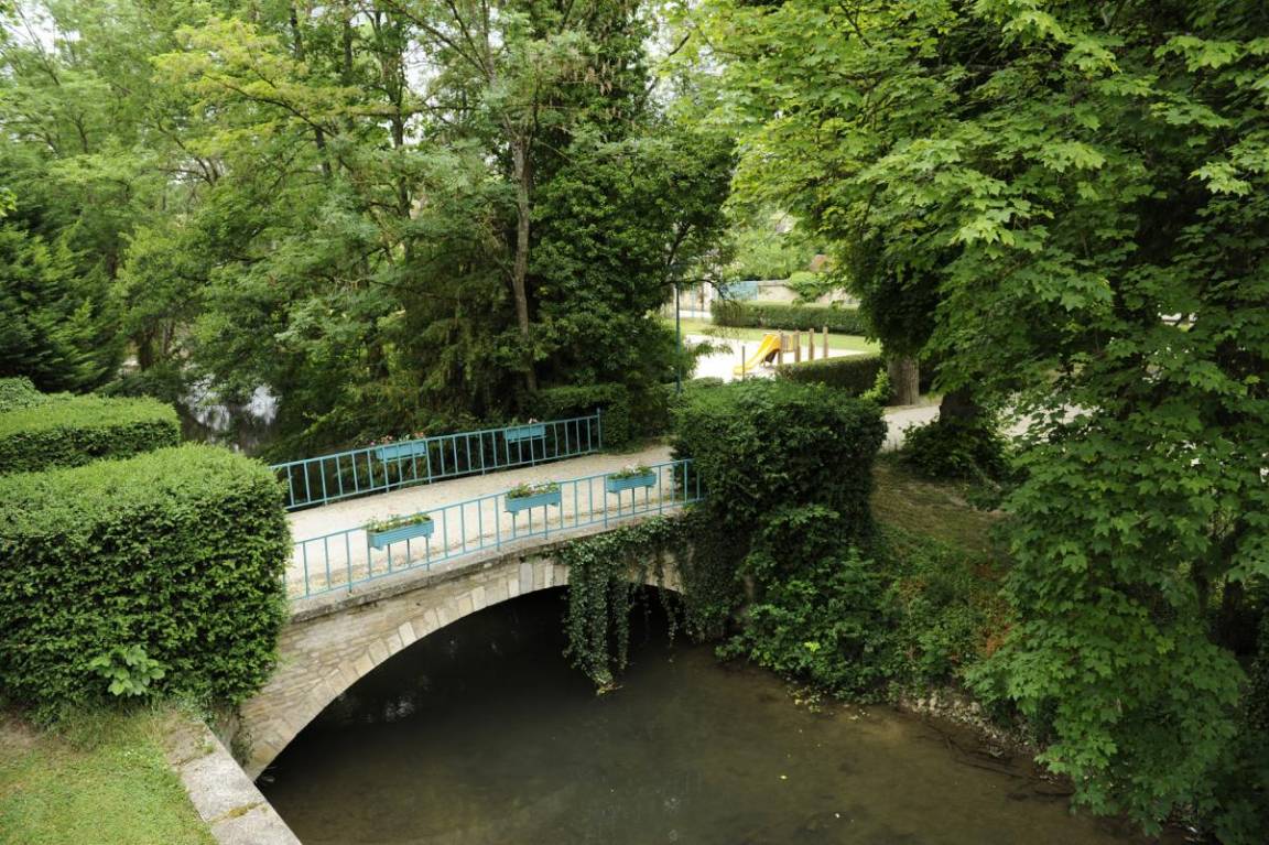94 M² Gîte ∙ 3 Chambres ∙ 6 Personnes - Aube