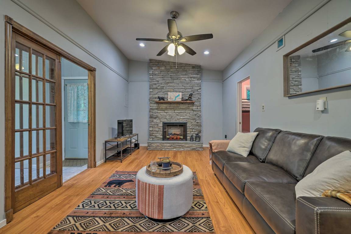83 M² House ∙ 2 Bedrooms ∙ 6 Guests - Lake Wallenpaupack, PA